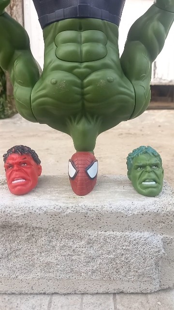 Hulk chooses whose head? #marveltoys #spiderman - YouTube