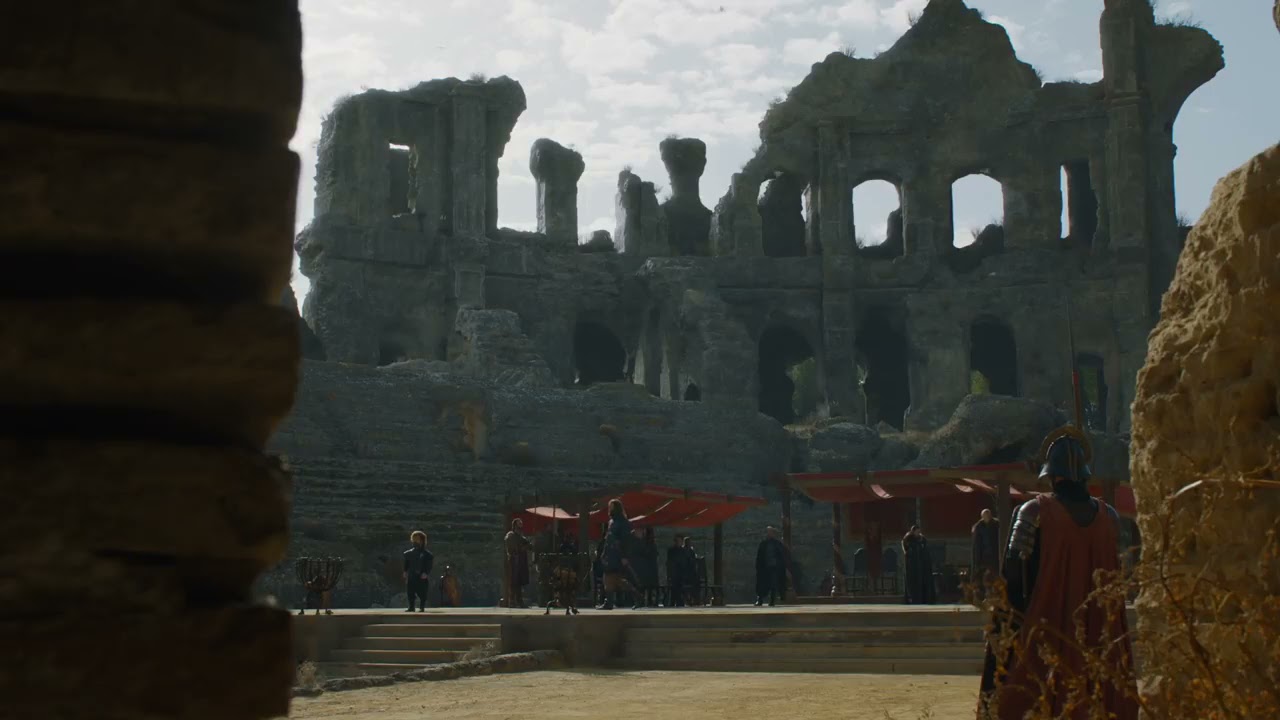 Daenerys arrives at Dragon Pit to meet Cersei.#GameofThrones #GOT # ...