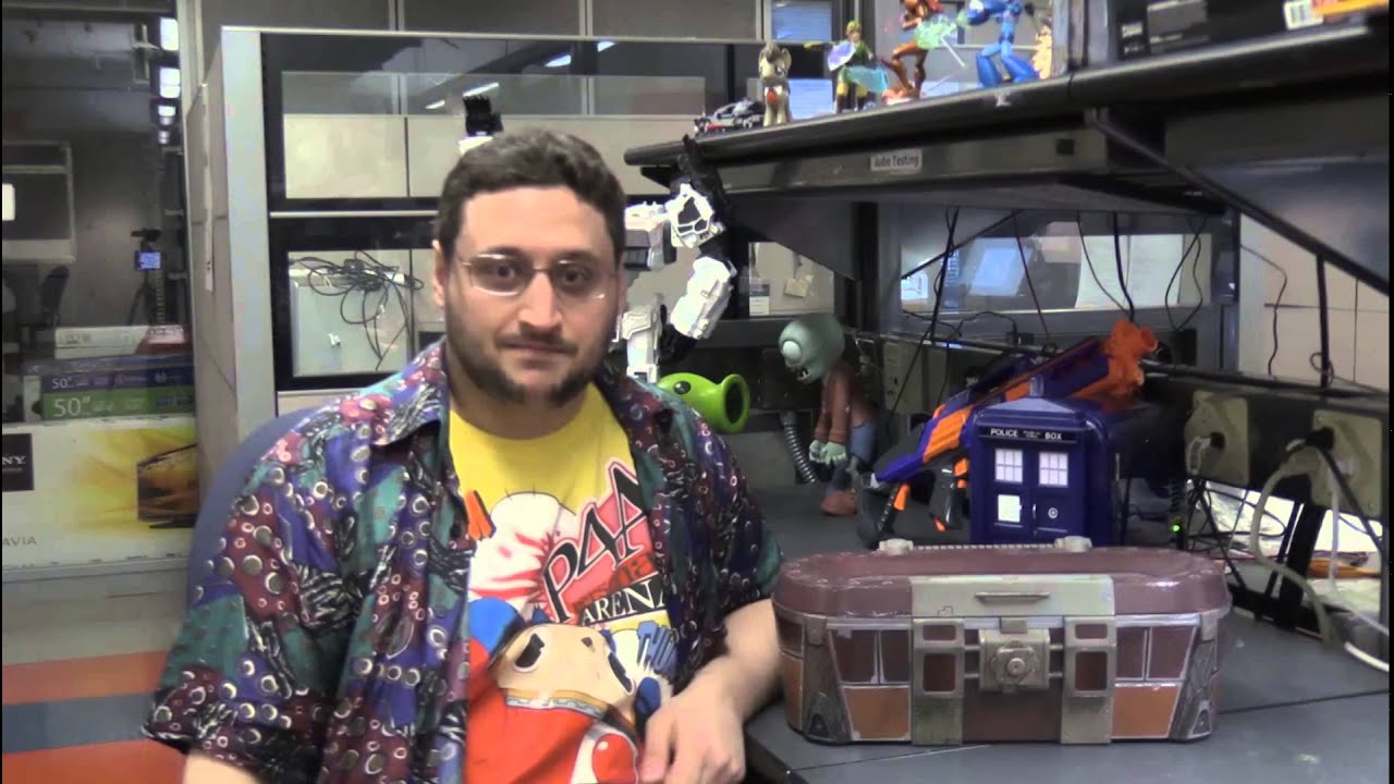 Loot Drop Episode 8: ThinkGeek Borderlands 2 Diamond-Plated Loot Chest ...