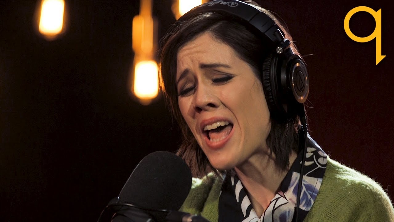 Tegan and Sara - Please Help Me (LIVE) - YouTube