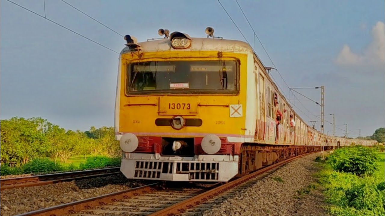 Speedy Emu Train Arriving to the Behula Station | Eastern Railway - YouTube