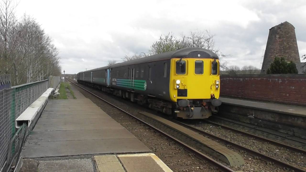 DRS Class 37 No 37423 thrashes out of Wigton, Cumbria - 2C33 Carlisle ...