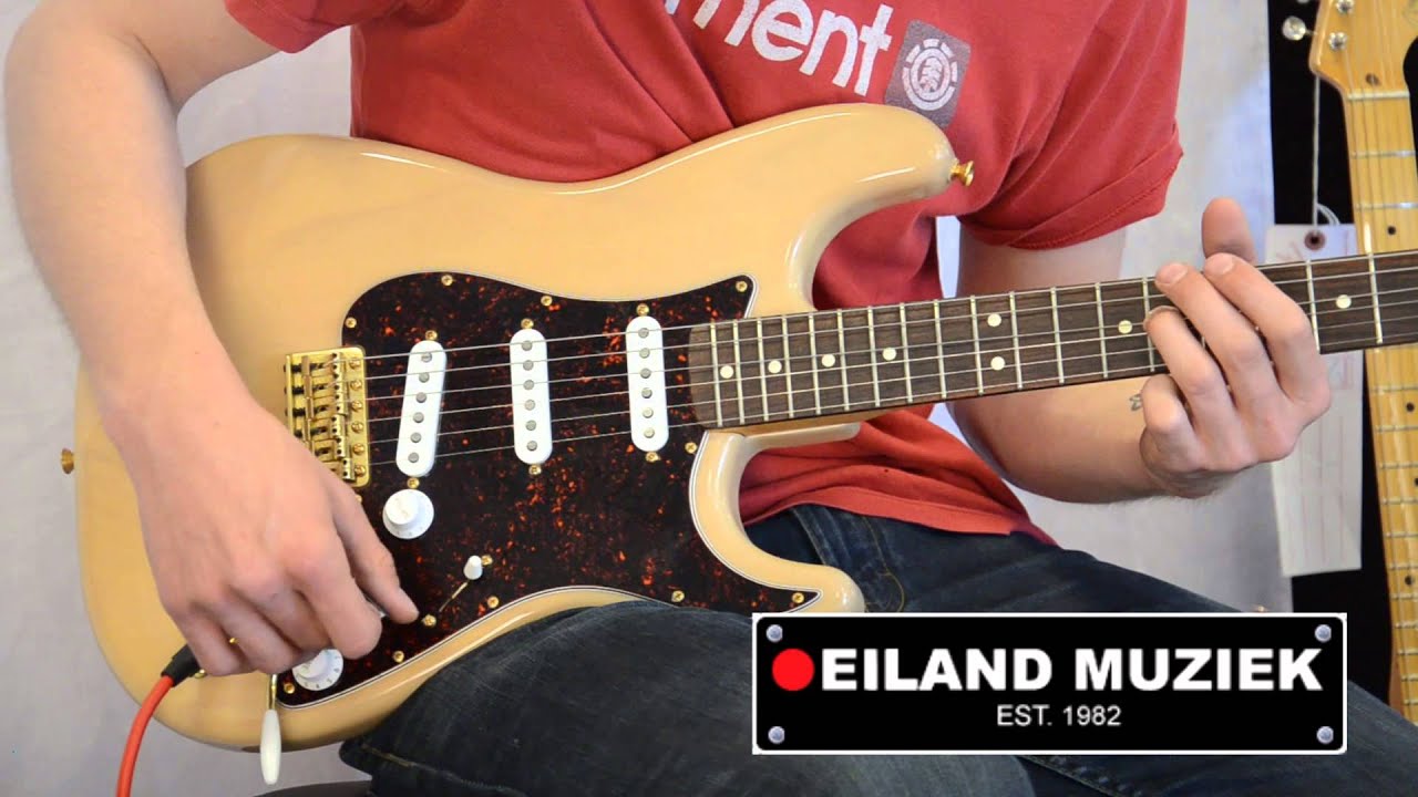 Fender Deluxe Players Stratocaster - YouTube