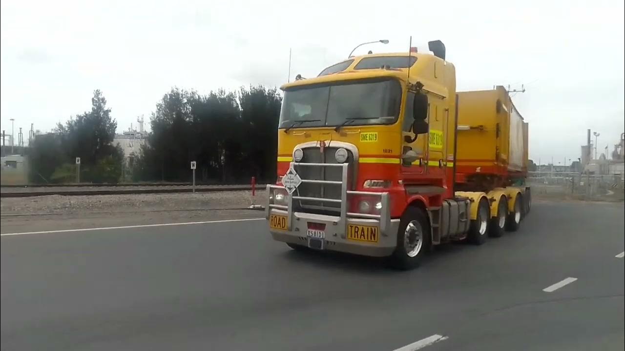 Kalari Kenworth K200 quad road train heading back to Largs bay - YouTube