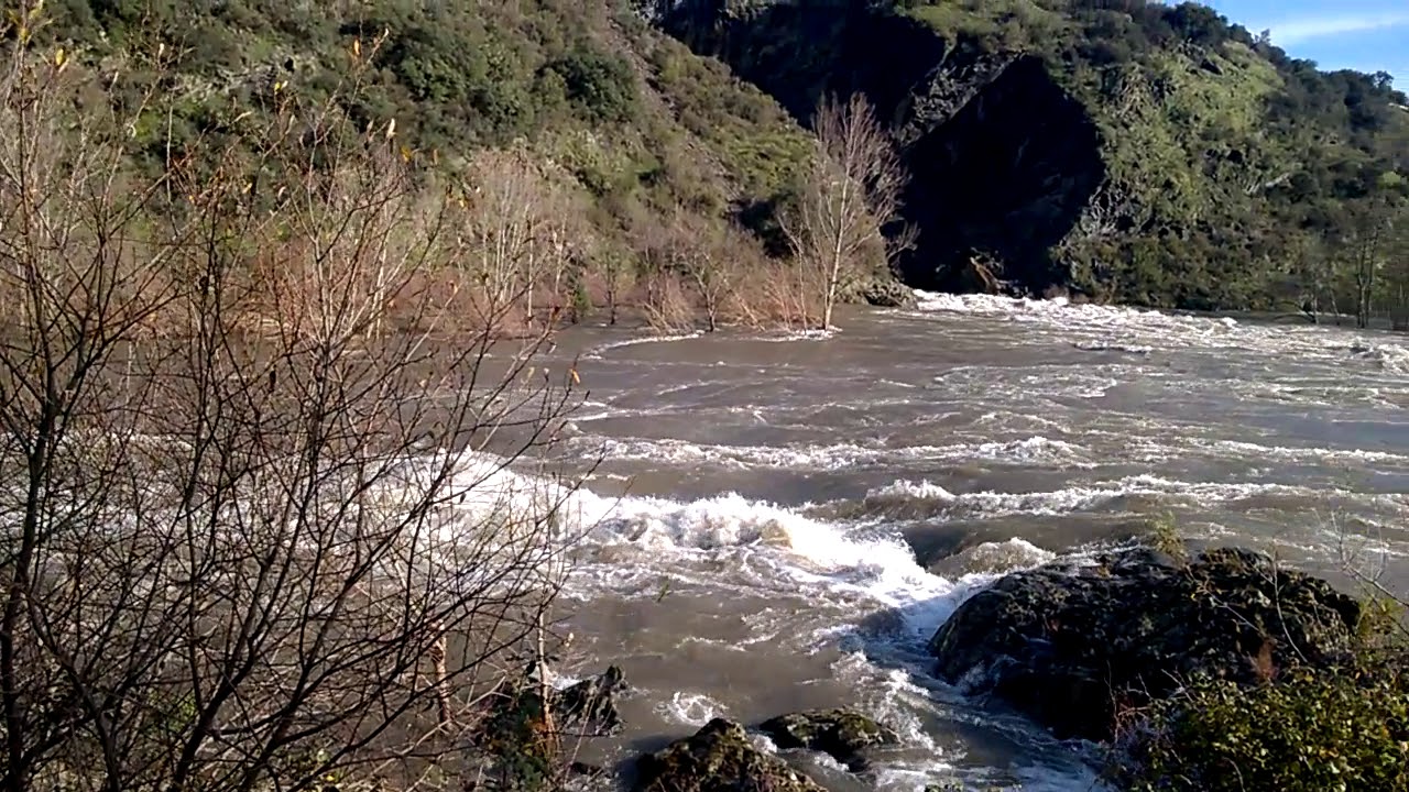 RÍO SIL O SEU PASO POR OS COVALLOS. DECEMBRO 2019 - YouTube