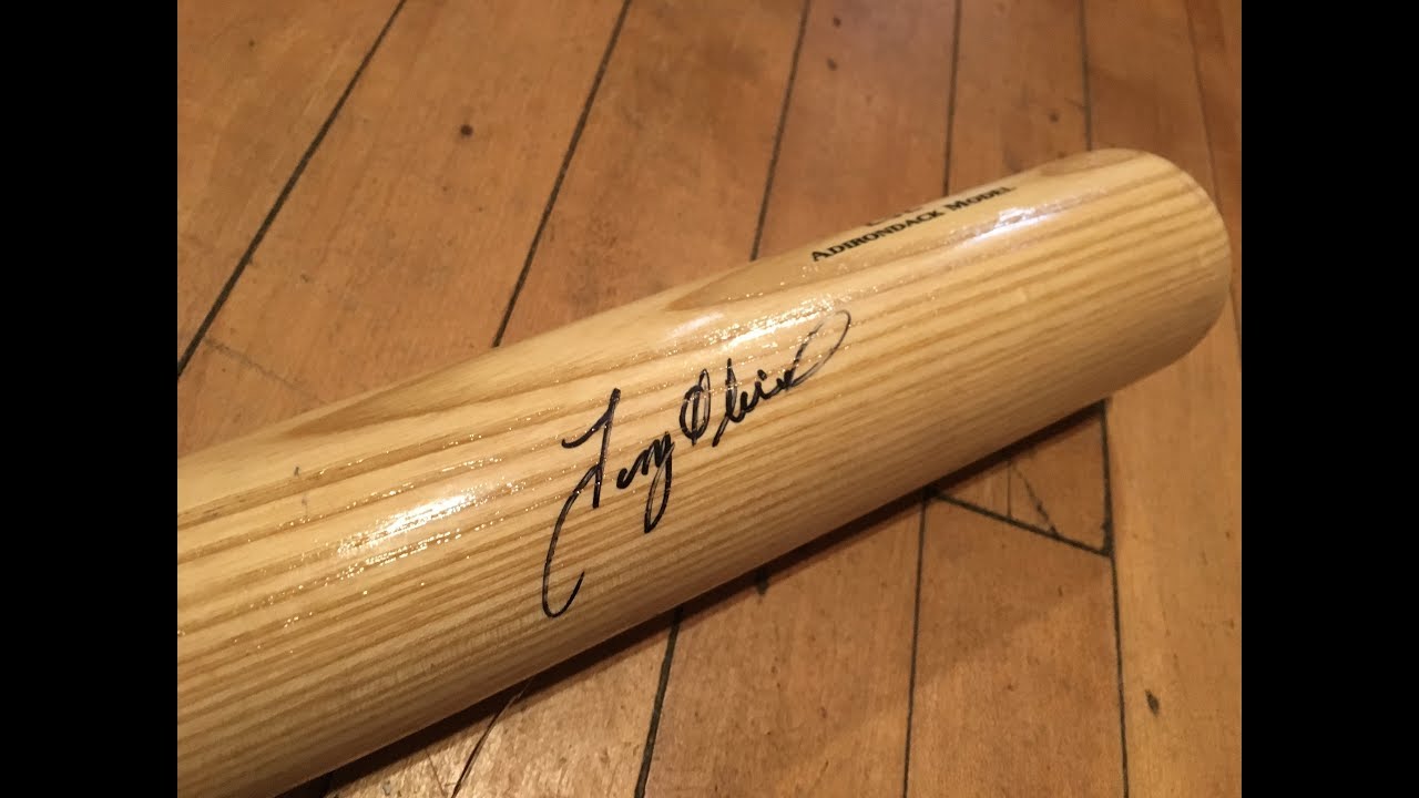 Tony Oliva Autographed Baseball Bat - Minnesota Twins Legend - Lohn New ...