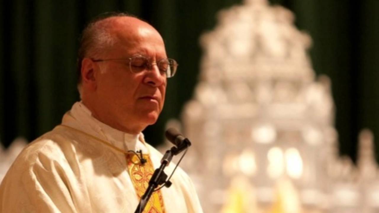 The Eucharistic, Sacrilege, and Reverence - Fr. Perrone - YouTube