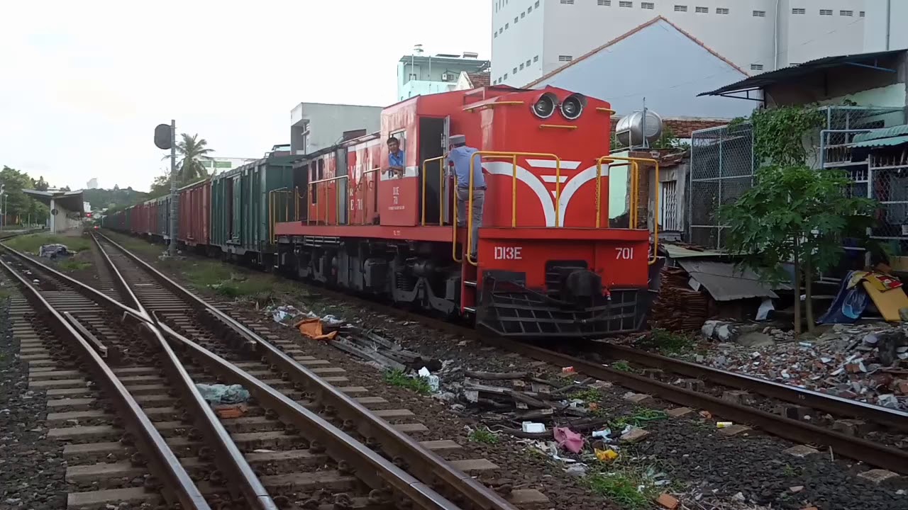 [94] D13E-701 Kéo Tàu Hàng 4 Số 2516 (21/11/2020) - YouTube
