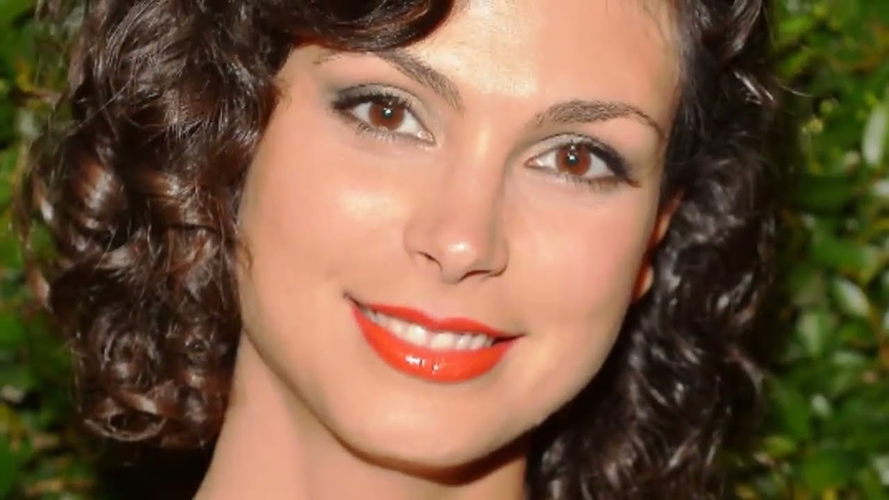 30 Beautiful Pictures Of Morena Baccarin 2022 2023 Brazilian Actress