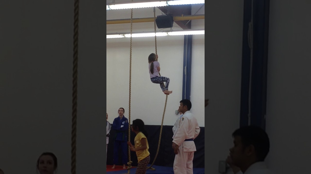 My girl rope climbing - YouTube