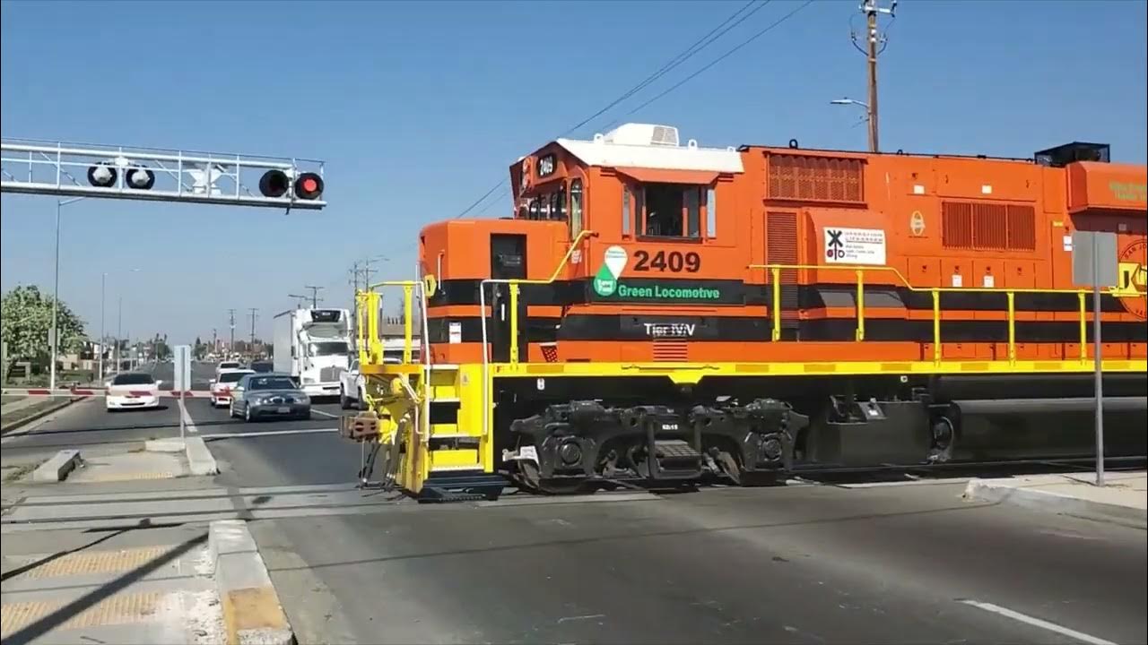 previous railfan vids of SJVR 2409 locomotive Fresno ca - YouTube