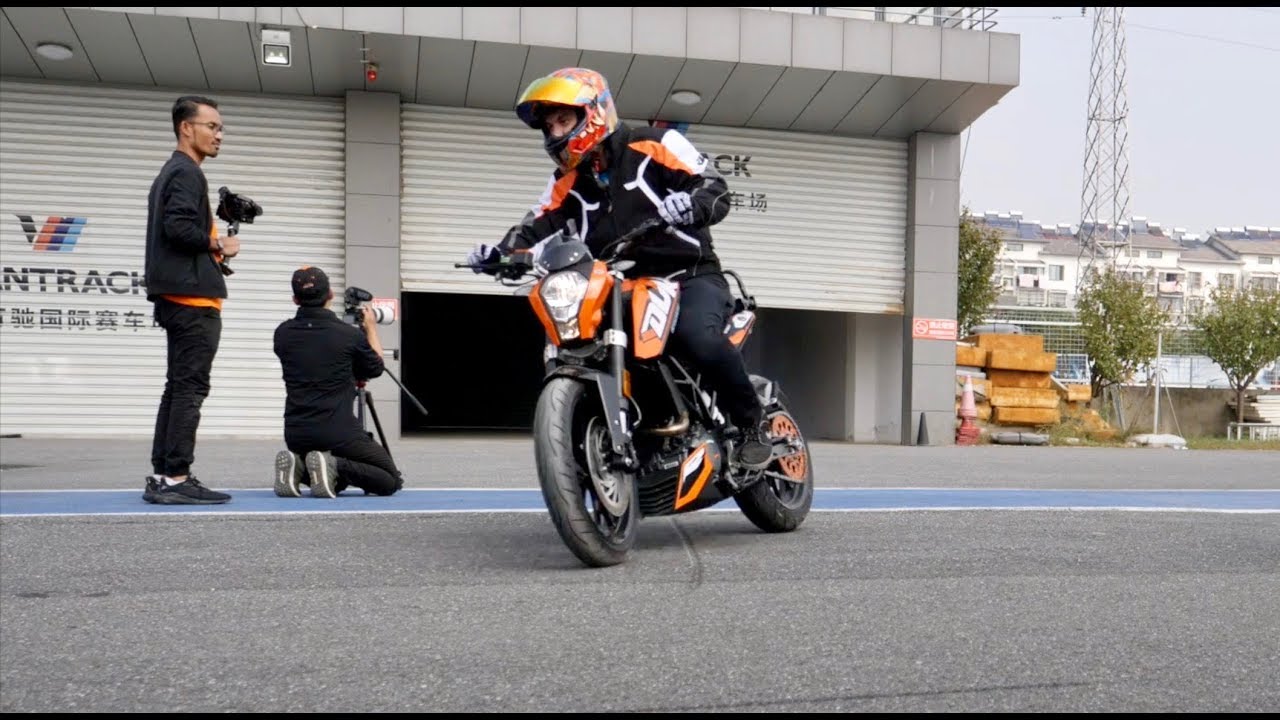 DRIFT KTM 390 DUKE 2017 & BANQUET - MOTO VLOG #14 - YouTube