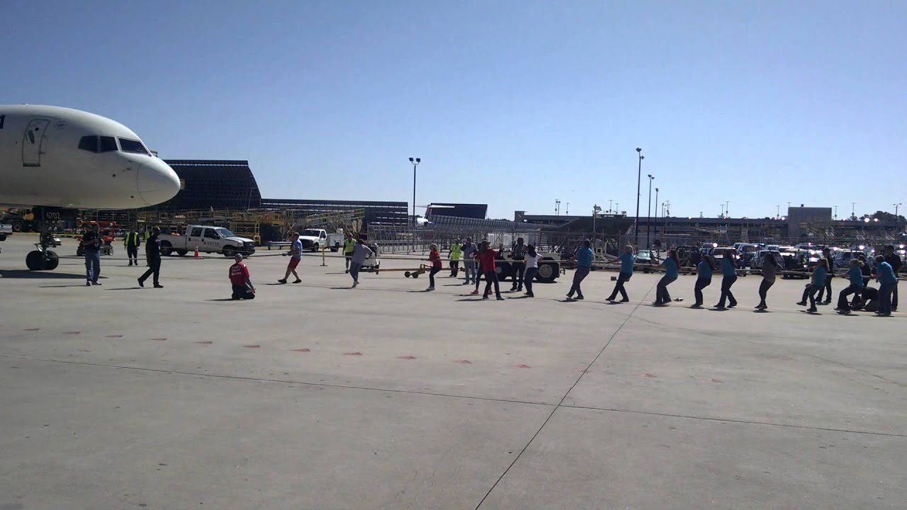 Delta Jet Drag - Team Credit Union Crazies - YouTube