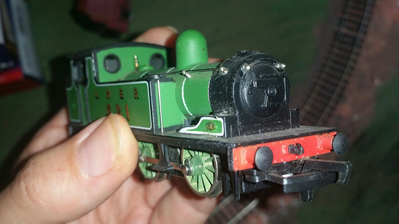 OO GAUGE MAINLINE LNER APPLE GREEN CLASS J72 581 0-6-0T STEAM ...