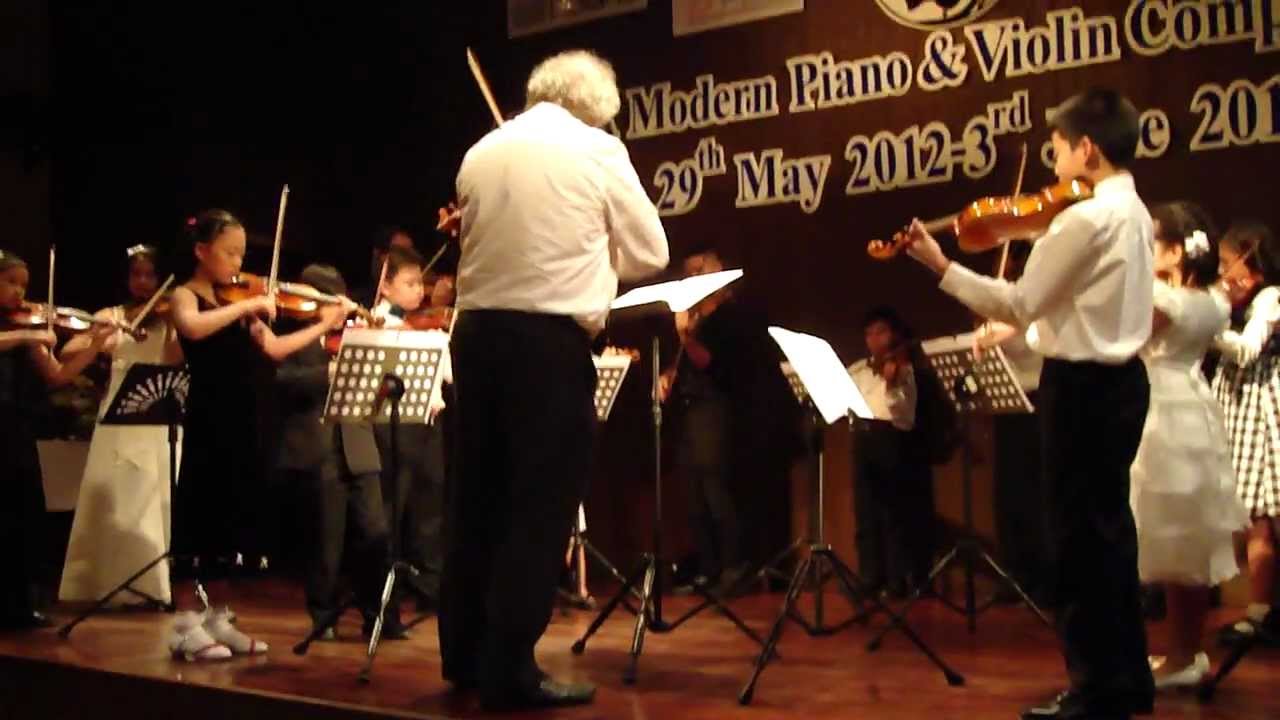 Workshop Violin Ensemble Rehearsal by Mr.David Reichman - YouTube