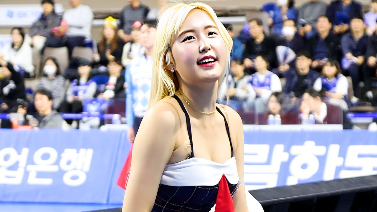 [4k] 보면 볼 수록 예뻐 보이는 김한슬. 남심 강탈녀 김한슬!! | KIM Han-Seul CheerLeader - YouTube