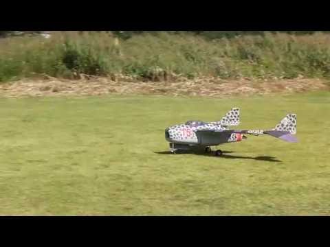 Blohm & Voss BV P215 上空でのループ、背面飛行のテスト、片岸さんノーカット - YouTube
