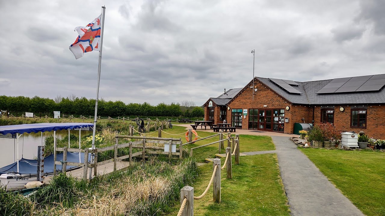 Shropshire union canal and Overwater marina - YouTube