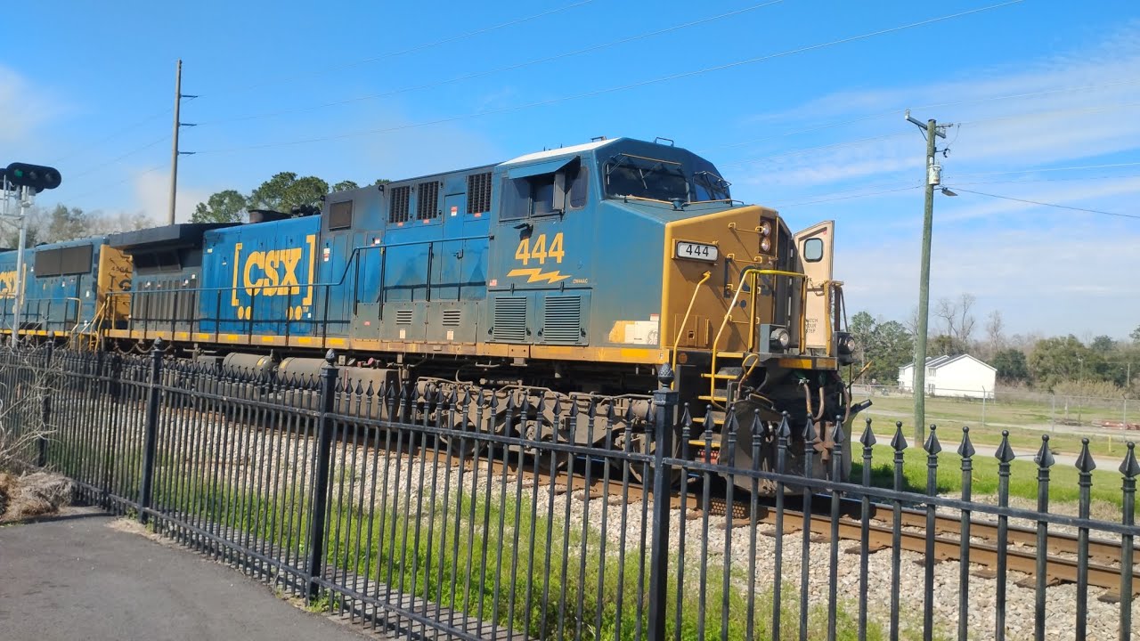 CSX Locomotive 444 Leaves With an Open Door #csx #train #railroad - YouTube