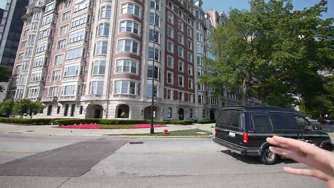 Walking Lake Shore Drive, 999 North LSD - YouTube