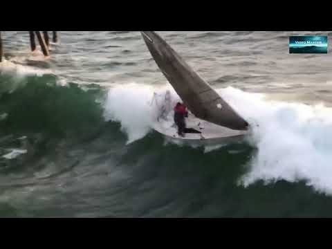 Dev Dalgalara Yenik Düşen Tekne Kazası Korkunç Kaza Akıl Gemi Kazaları Tekne Kazaları