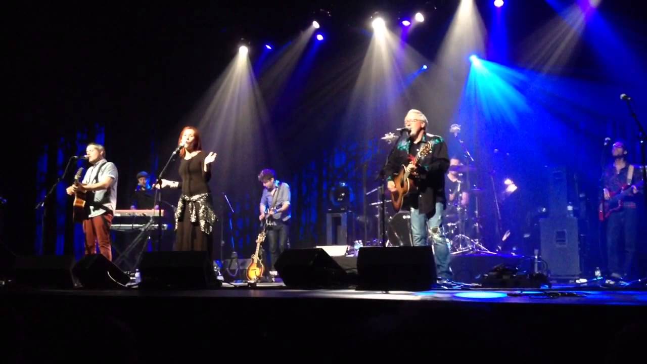 The Wilkinsons - 26 Cents live - YouTube