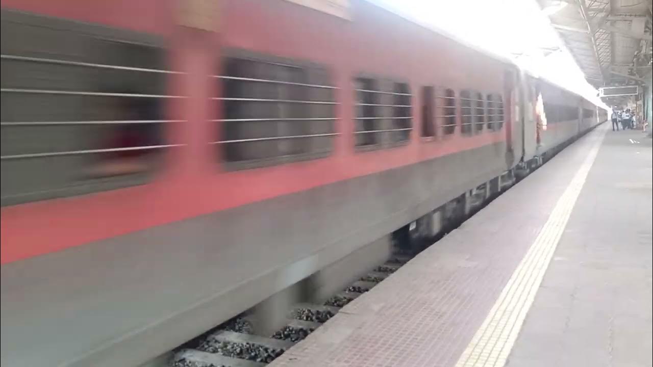 11060 Up Chhapra - LTT Express Passing Dombivli - YouTube