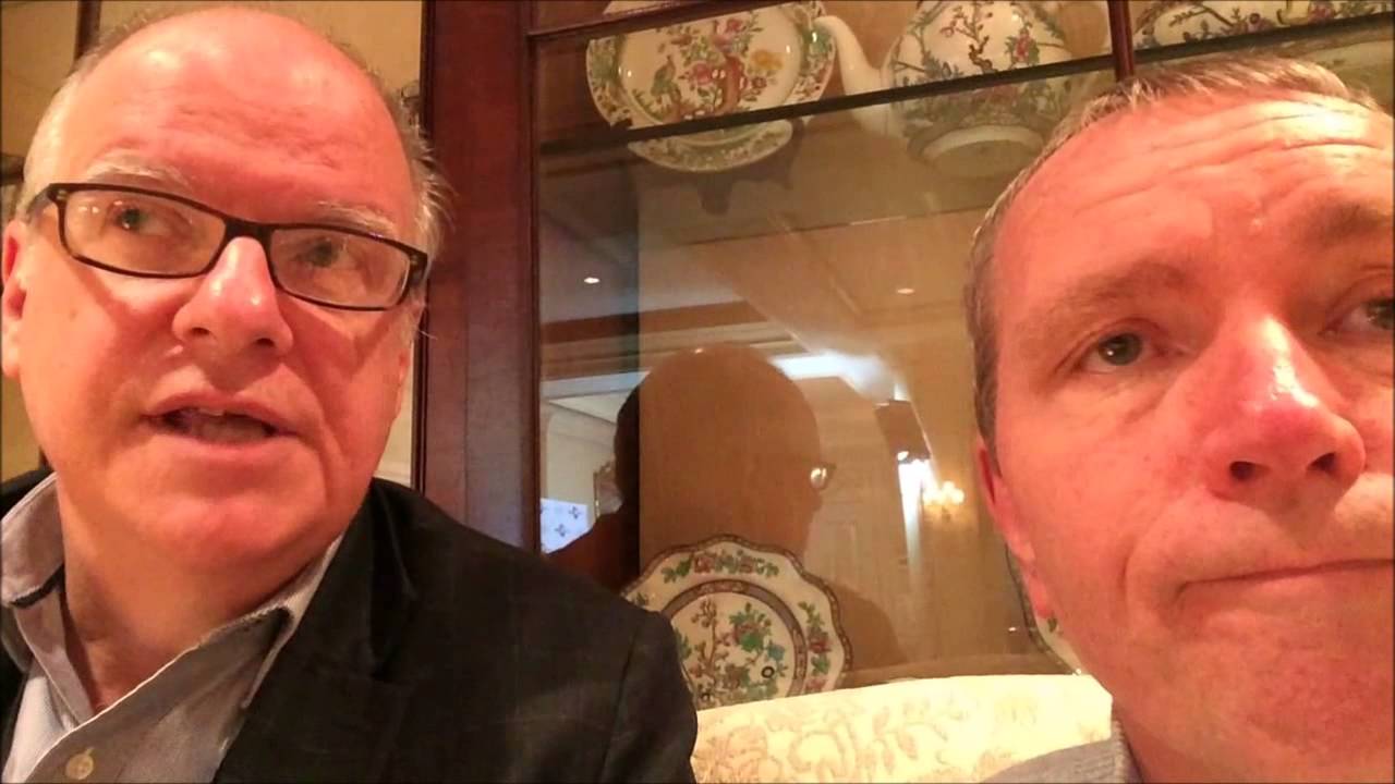 "Roger Catlin is Uncomfortably Close to Dave Walker" - YouTube