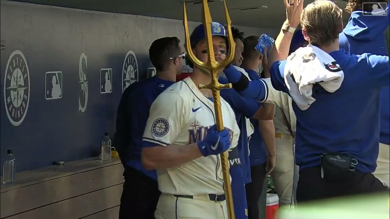 Mitch Garver breaks the tie with a 3 run homer! - YouTube