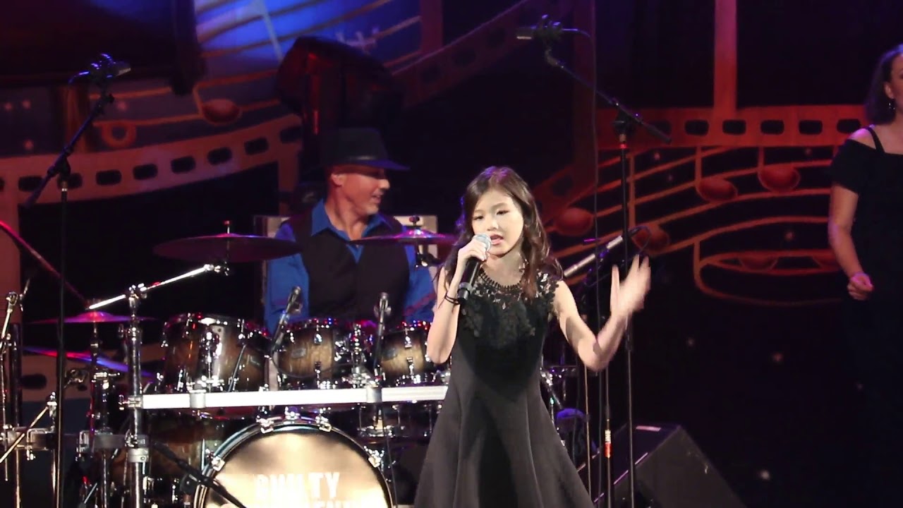 Rolling in the deep by Lisa Pan - YouTube