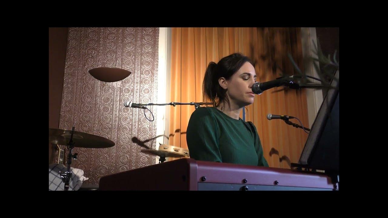 Marlody at the Chickfactor CF-30 - YouTube