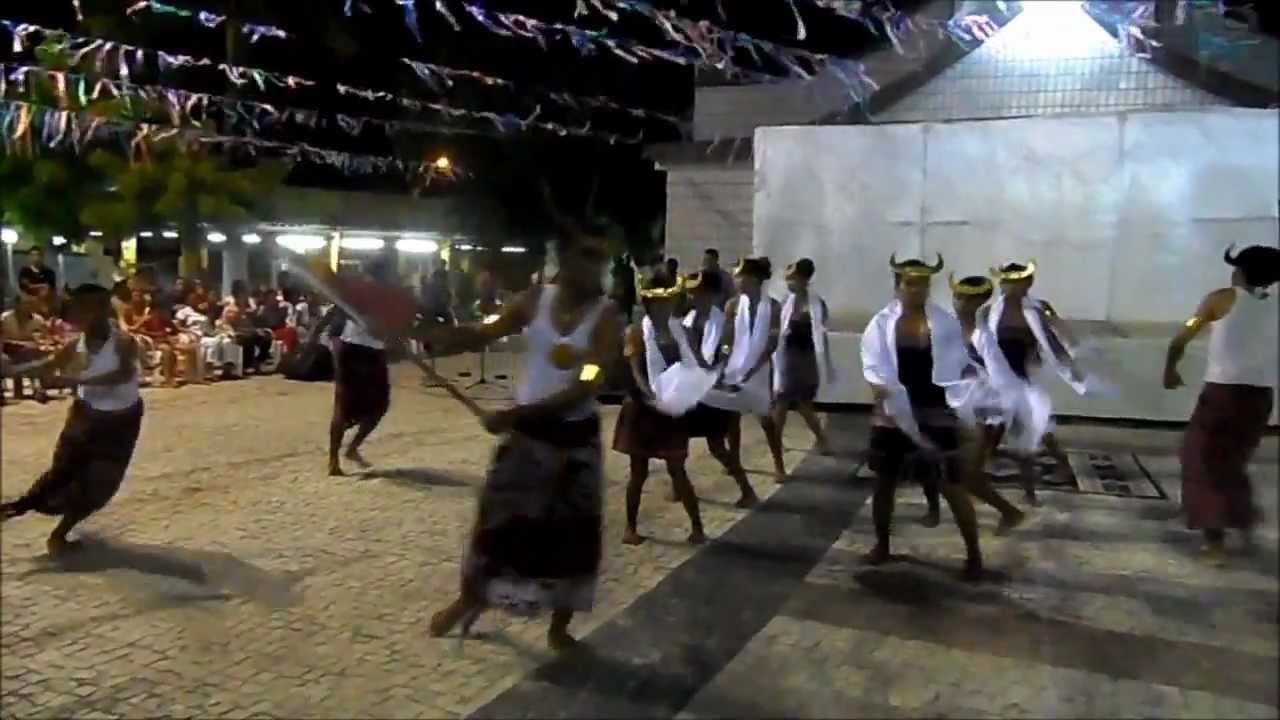 Dança de Timor-Leste no Brasil - YouTube