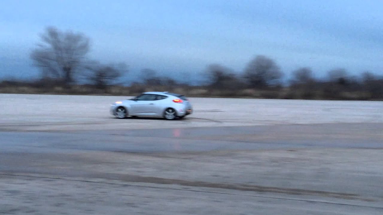 Hyundai Veloster drifting Floyd Bennett Field - YouTube