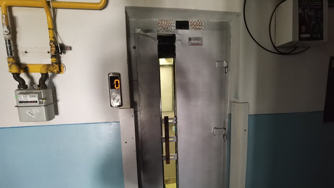 Old Recently Modernised IFMA Traction Elevator@ Strada Dealului Nr.6 Bl ...