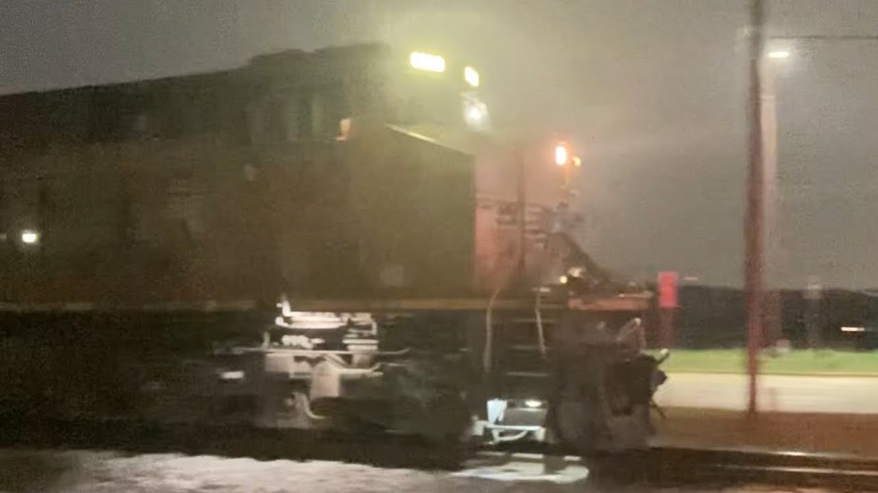 Union Pacific Engine with Damage at Roanoke, TX (March 6, 2024) - YouTube