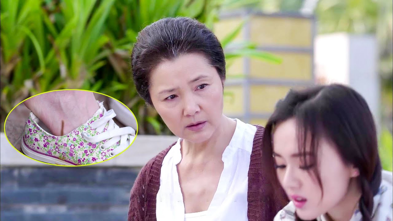 富太無意間看到保姆腳上的疤痕，一眼認出她是失散20年的親孫女，瞬間淚崩！ - YouTube