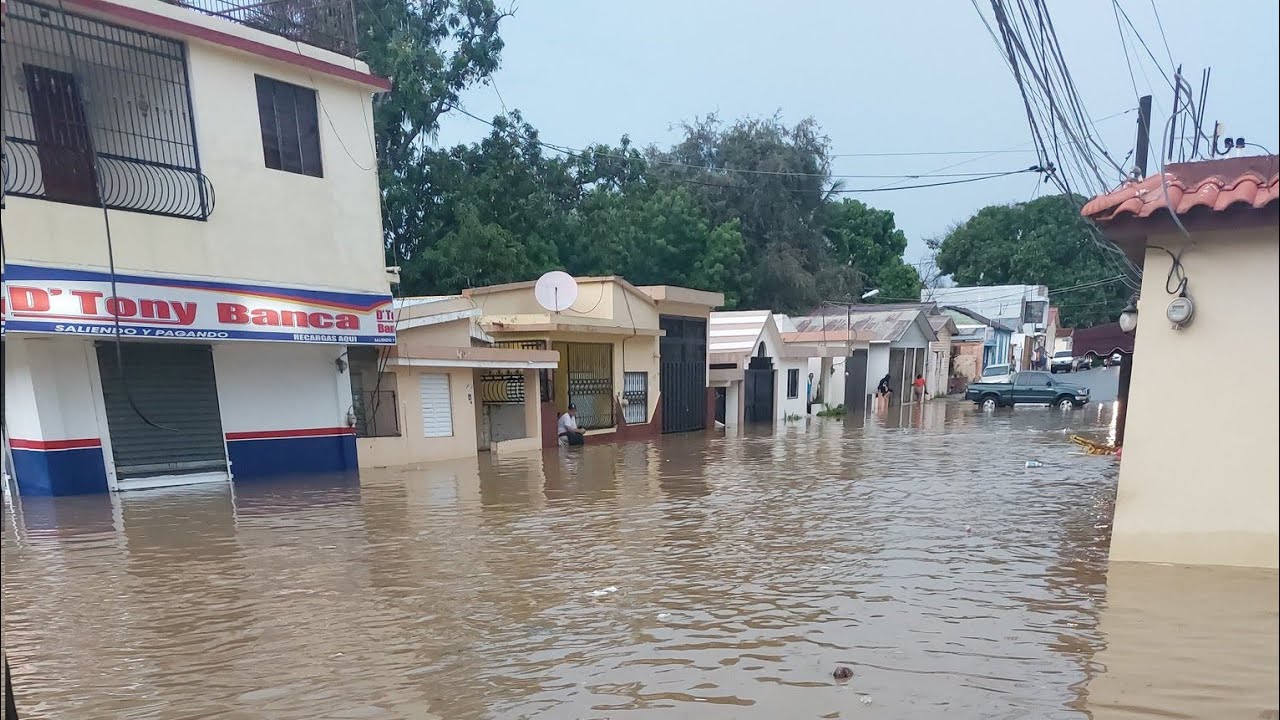 Inundaciones en Mao, RD arrastran personas, motores y causan otros ...