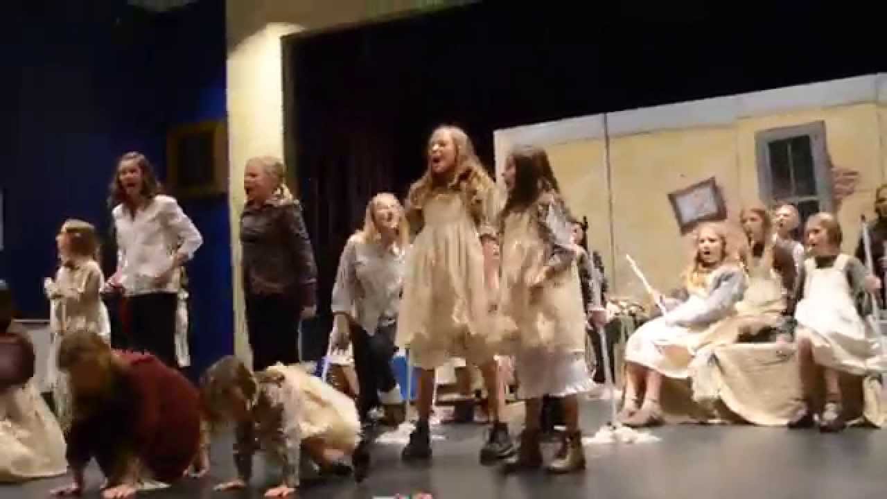 Annie Jr Play Practice-Hard Knock Life - YouTube