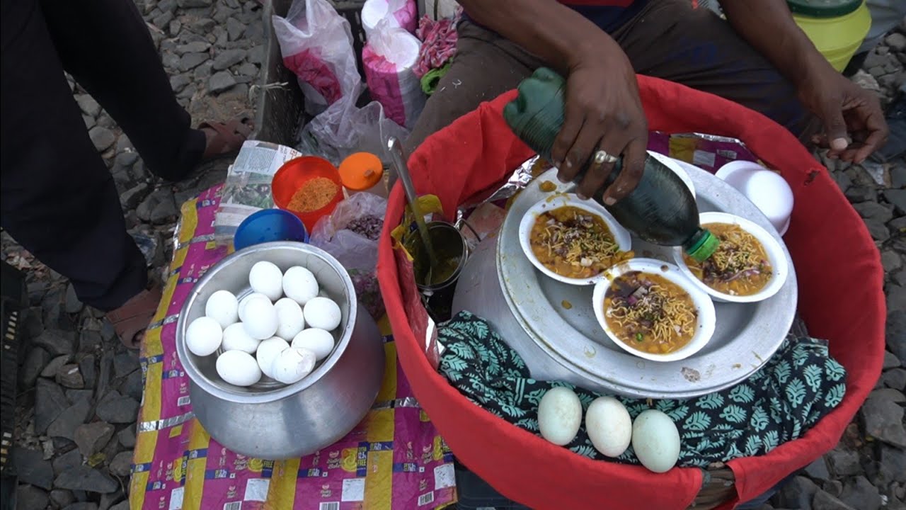 Most Popular Egg Ghugni Of India Very Spicy Tasty Ever | Indian Street ...