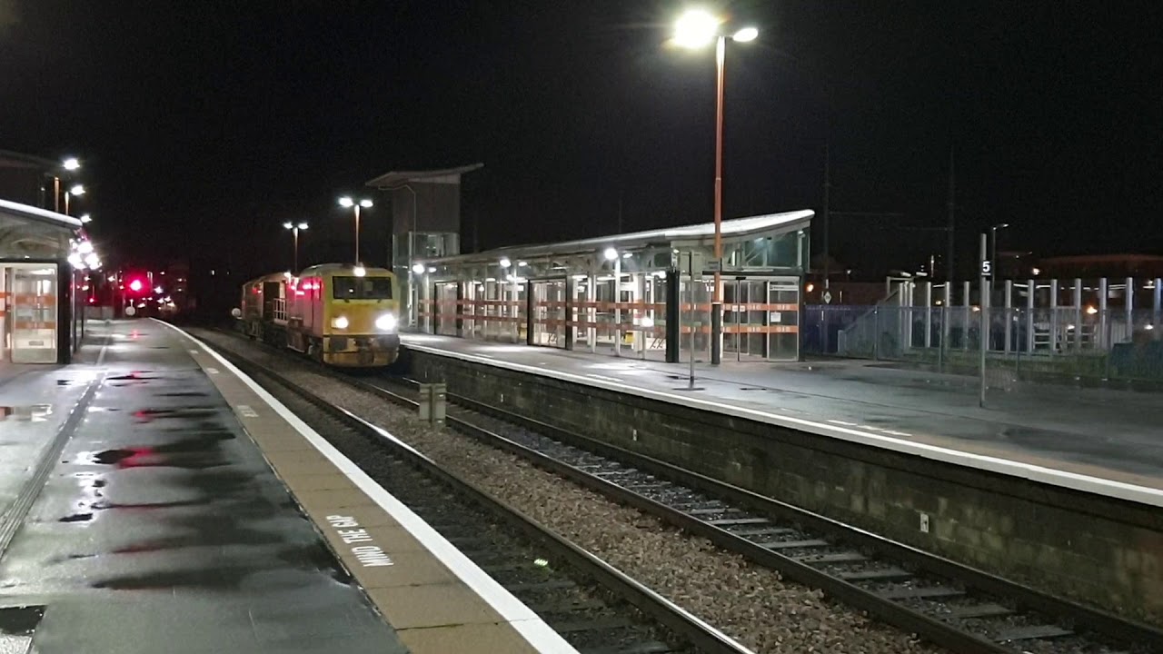 NetworkRail MPV Night Time Sandite Train Through Birmingham Snow Hill ...