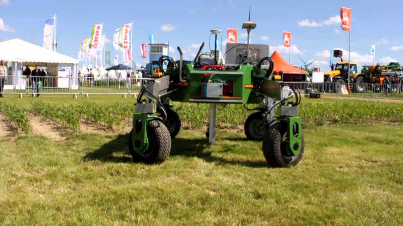 BoniRob auf den DLG Feldtagen in Braunschweig 2010 - YouTube
