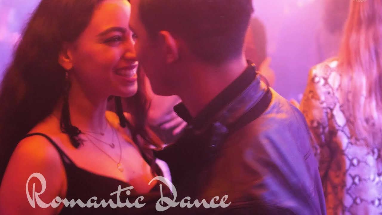 Romantic Dance in a Night club party - YouTube