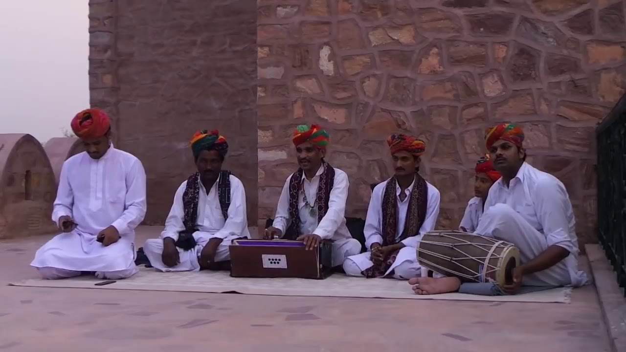 Kesariya balam aao ni... केसरिया बालम आओ rajasthani khadtal - YouTube