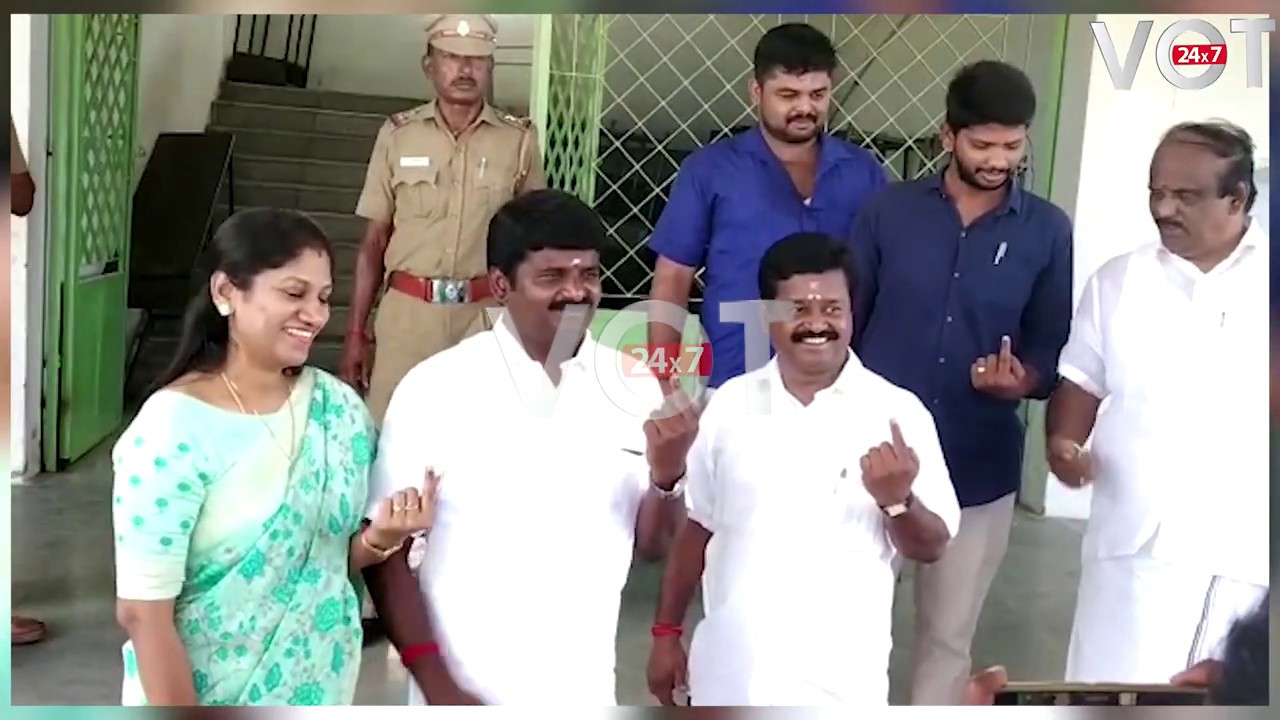 TN Health Minister C.Vijayabaskar & His Wife Casting their Vote - YouTube