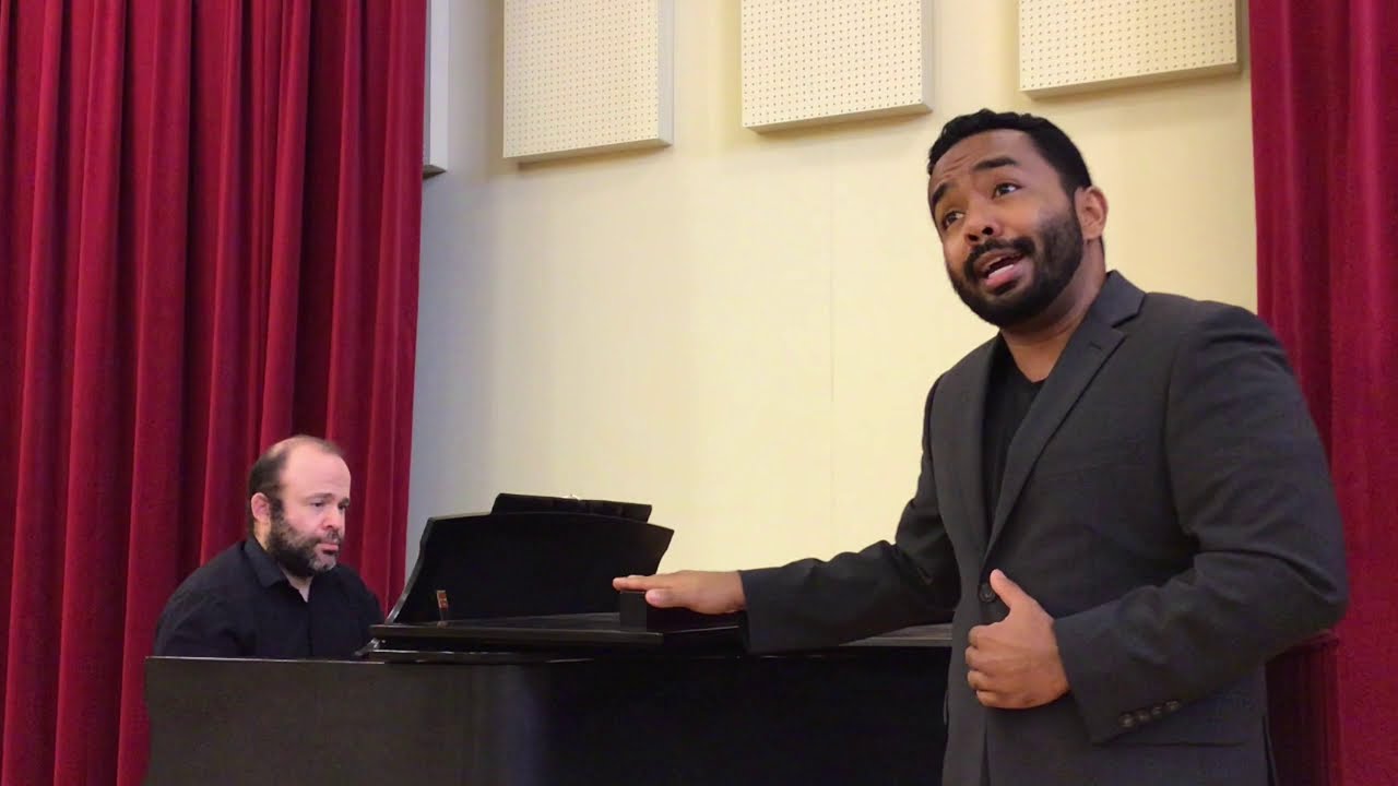 Martin Bakari Sings "Un'aura amorosa" from Mozart's 'Così fan tutte ...