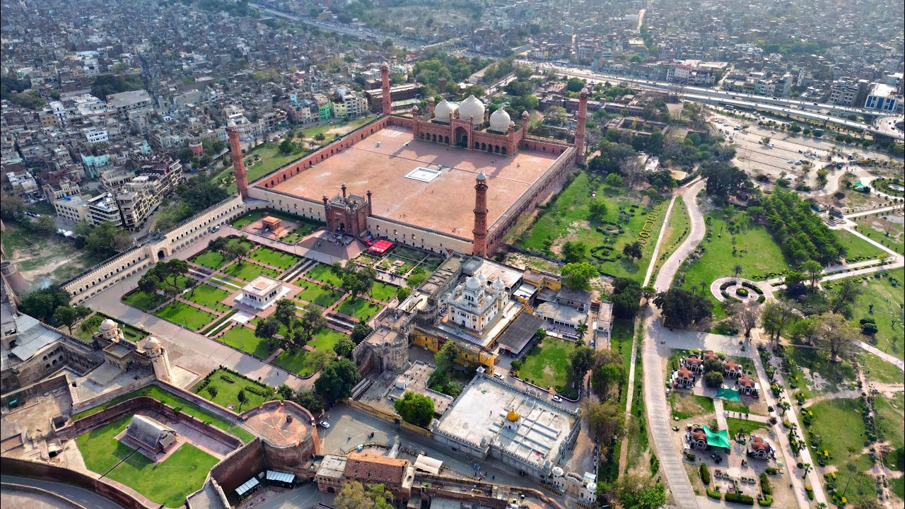 Some Stunning views of Badshahi Mosque Lahore. - YouTube