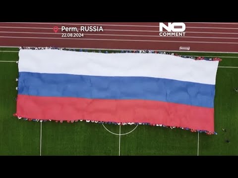 Rusya'da Bayrak Günü büyük şehirlerde geçit törenleri ile kutlandı