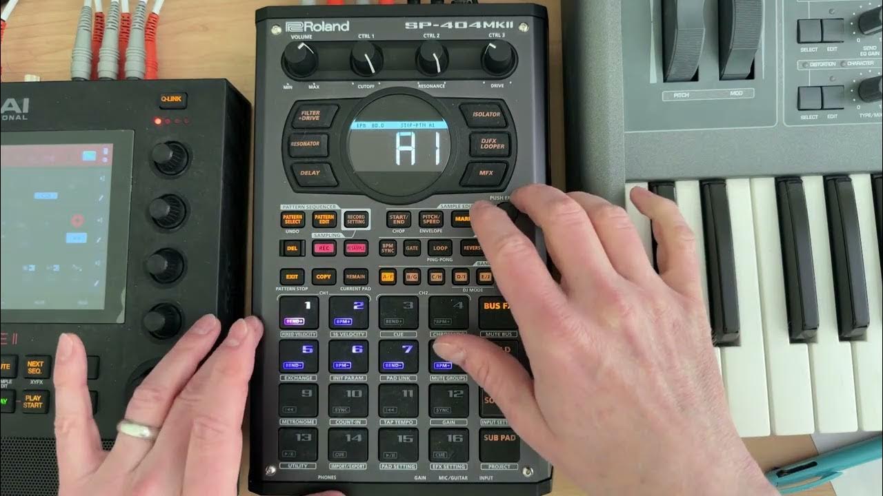 SP404 mk2 - Recording Patterns into Looper - YouTube