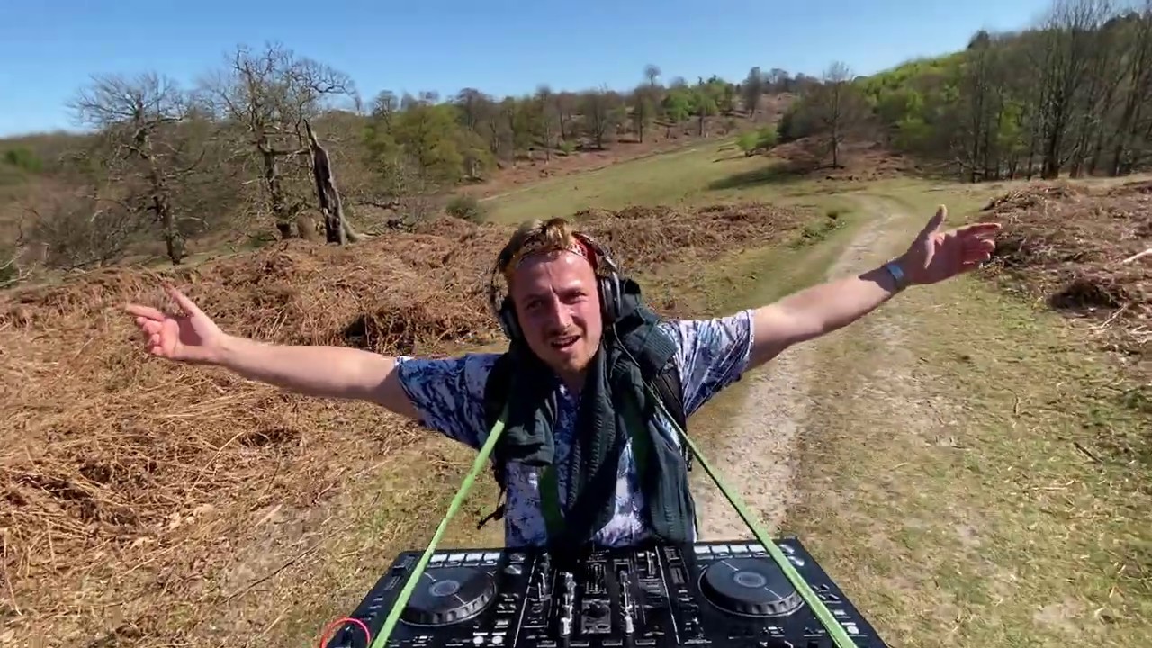 Walking DJ plays TECHNO in DEER park. - YouTube