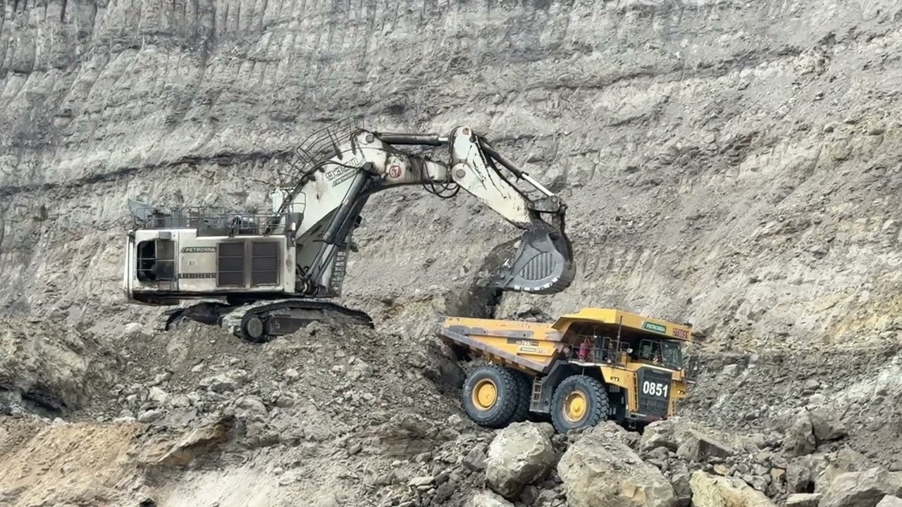Big Diger digging machine ‼️ Liebherr R9350 Excavator working and ...